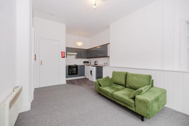 0993L Albion Road, Edinburgh, EH7 5QU | Rentumo